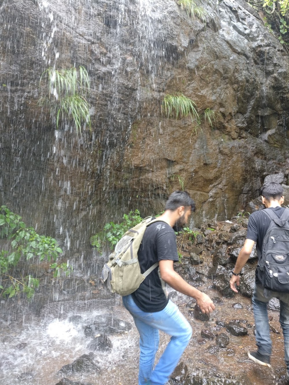 Malawali Waterfall - Tripopola